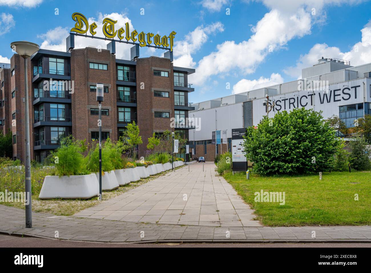 The daily telegraph newspaper logo hi-res stock photography and images ...