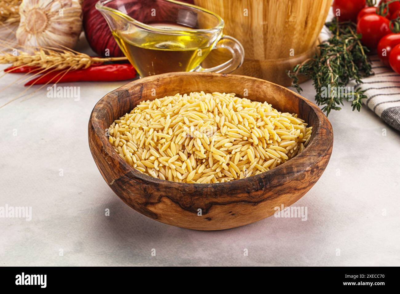 Italian raw dry pasta risoni for cooking Stock Photo - Alamy
