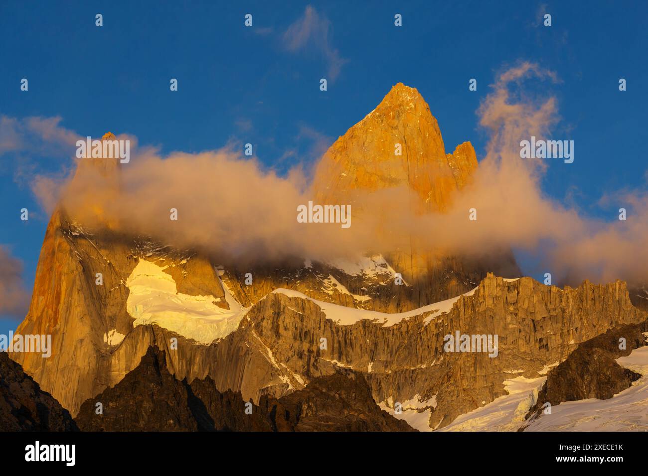 Famous cerro fitz roy hi-res stock photography and images - Alamy