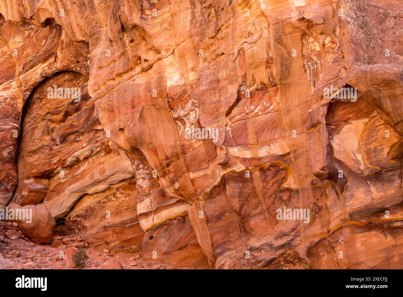 Horizontal rock layers hi-res stock photography and images - Alamy