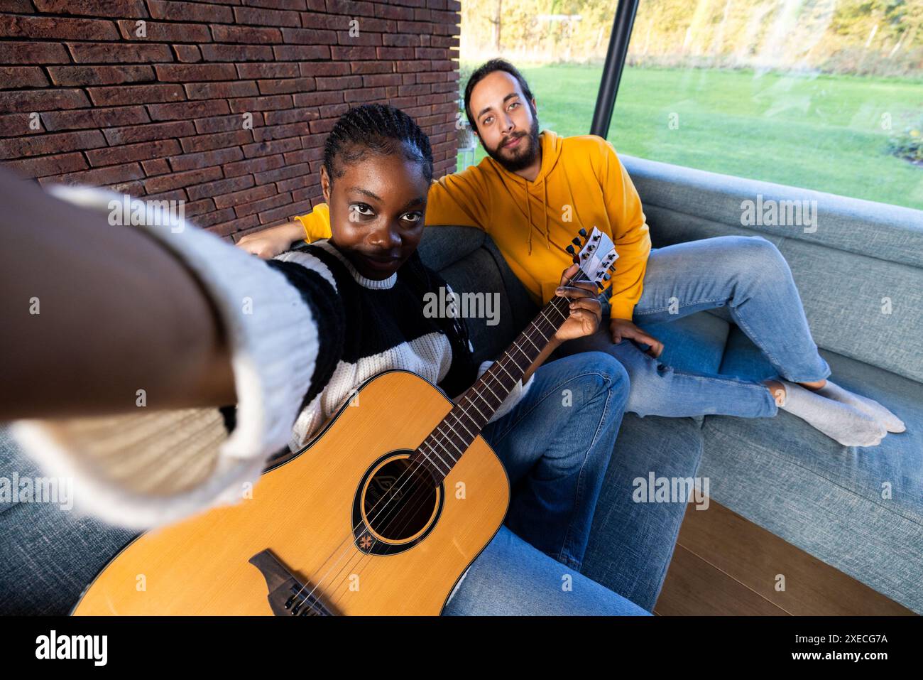 Moment of musical harmony hi-res stock photography and images - Alamy