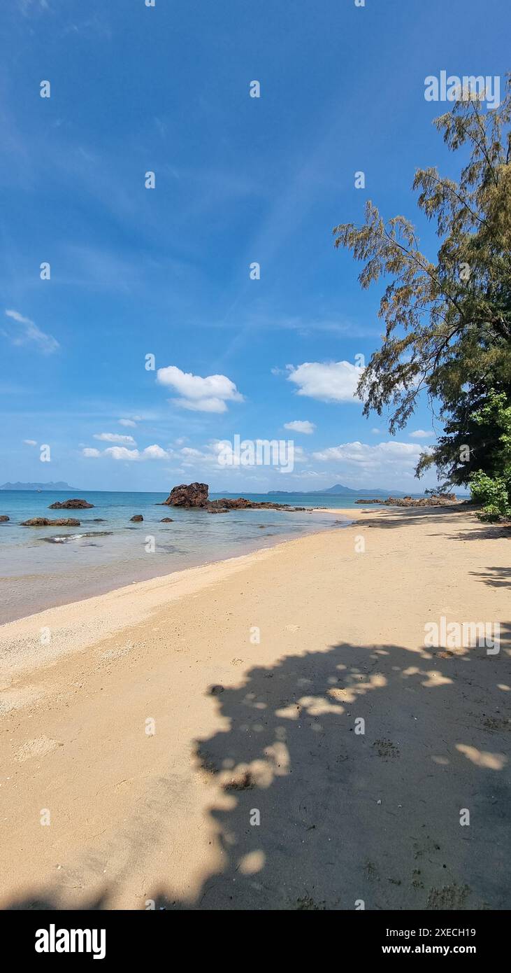 Clear ocean meets vast hi-res stock photography and images - Alamy
