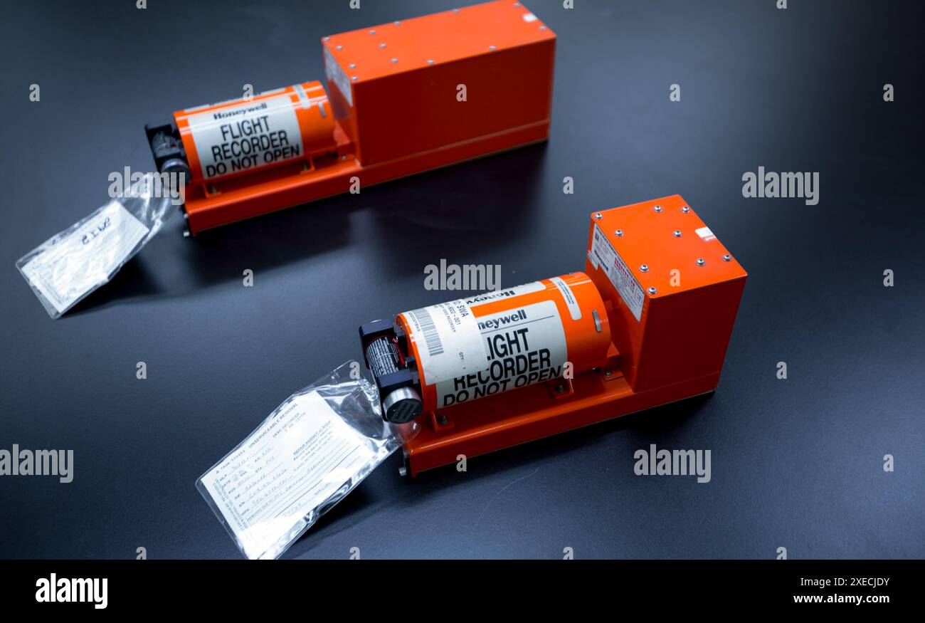Cockpit voice recorder and flight data recorder from Southwest Airlines ...