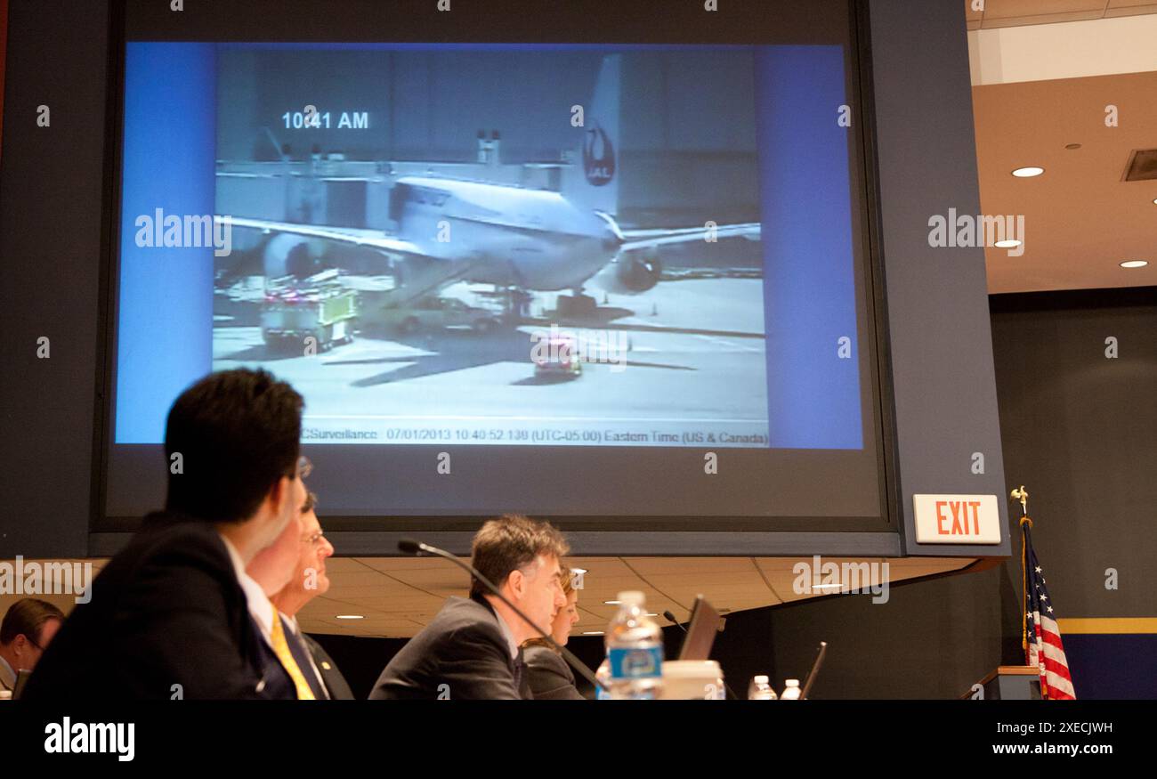 NTSB technical panel views video of the Boston 787 battery incident ...