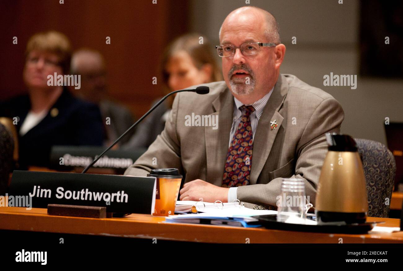 Investigator in Charge Jim Southworth provides a presentation to the ...