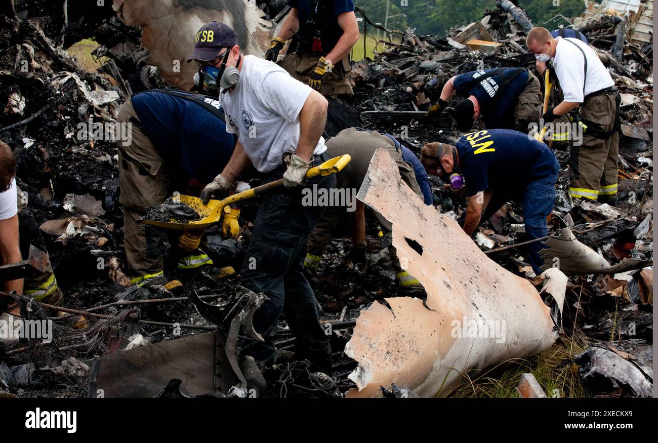 Investigators combing through wreckage from UPS flight 1354 UPS1354 ...