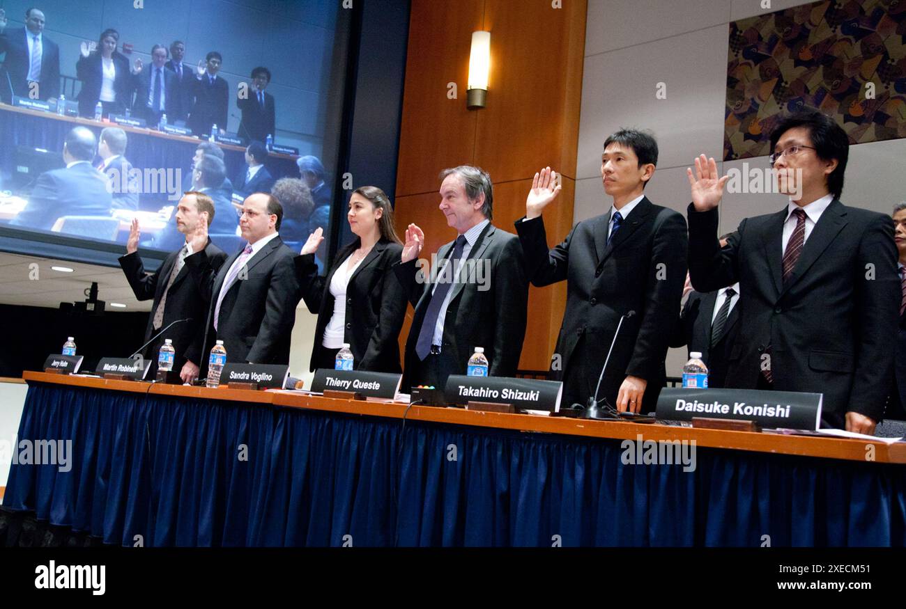 Start fire battery hi-res stock photography and images - Alamy