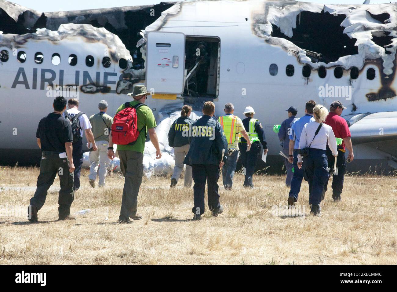 NTSB Investigators on scene at crash of Asiana Flight 214 Asiana Flight ...
