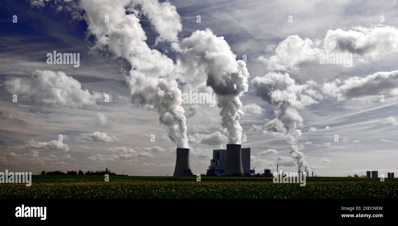 Coal blocks hi-res stock photography and images - Alamy
