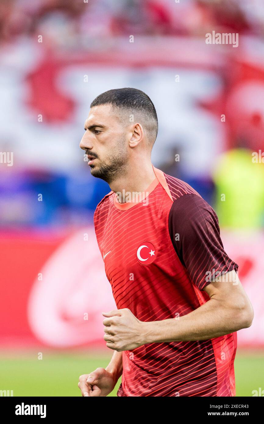 Hamburg, Germany. 26th June, 2024. Merih Demiral of Turkey is warming ...