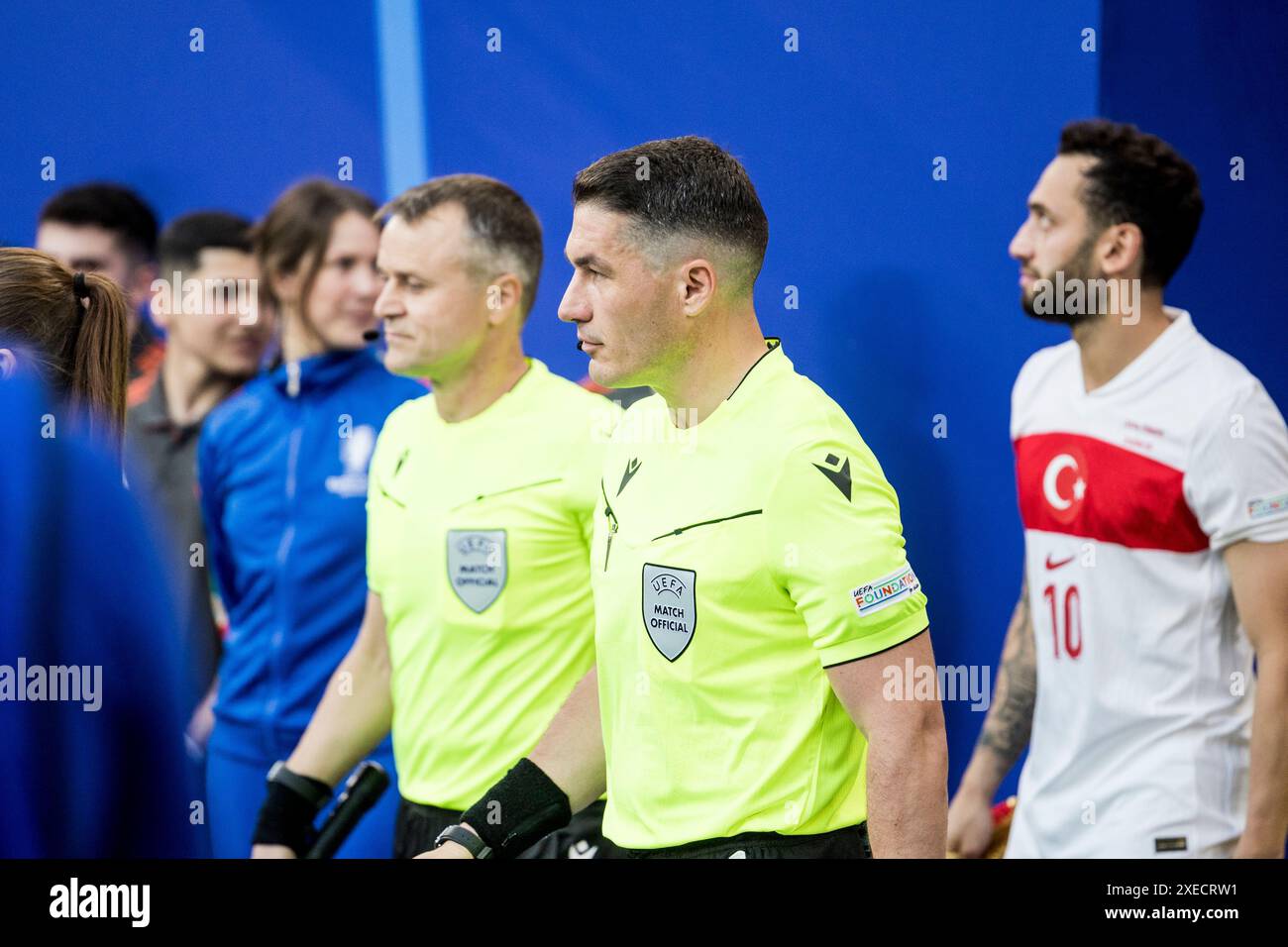 Hamburg, Germany. 26th June, 2024. Referee Istvan Kovacs seen during ...