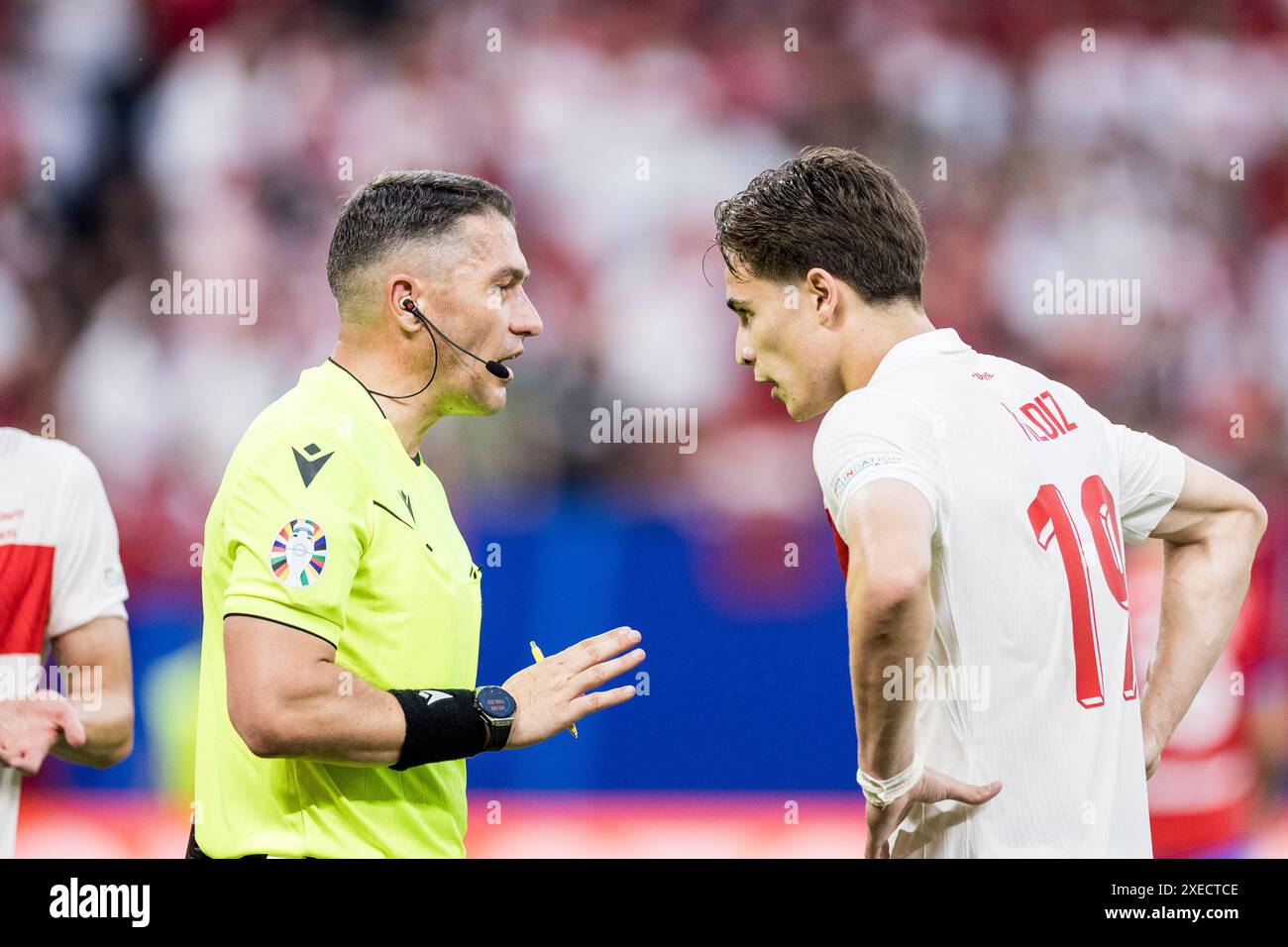 Hamburg, Germany. 26th June, 2024. Referee Istvan Kovacs seen with ...