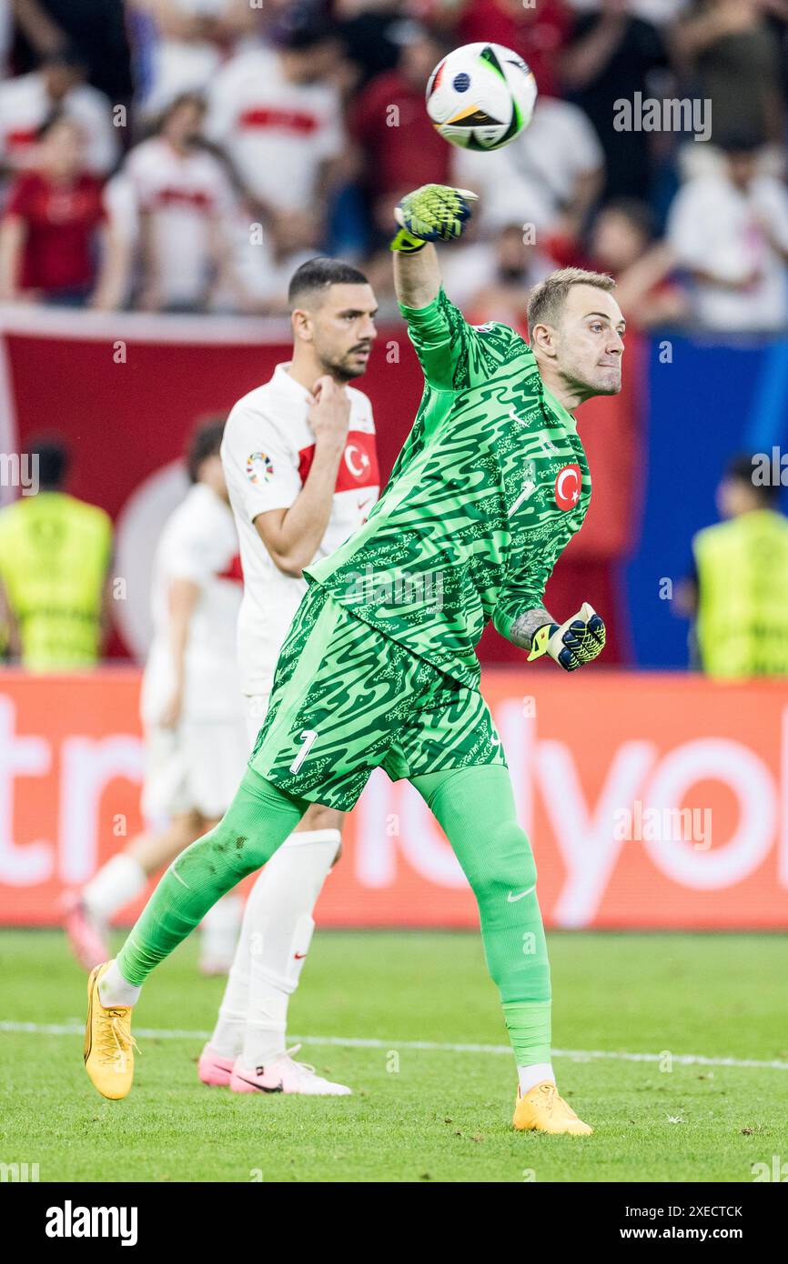 Hamburg, Germany. 26th June, 2024. Goalkeeper Mert Günok (1) of Turkey ...