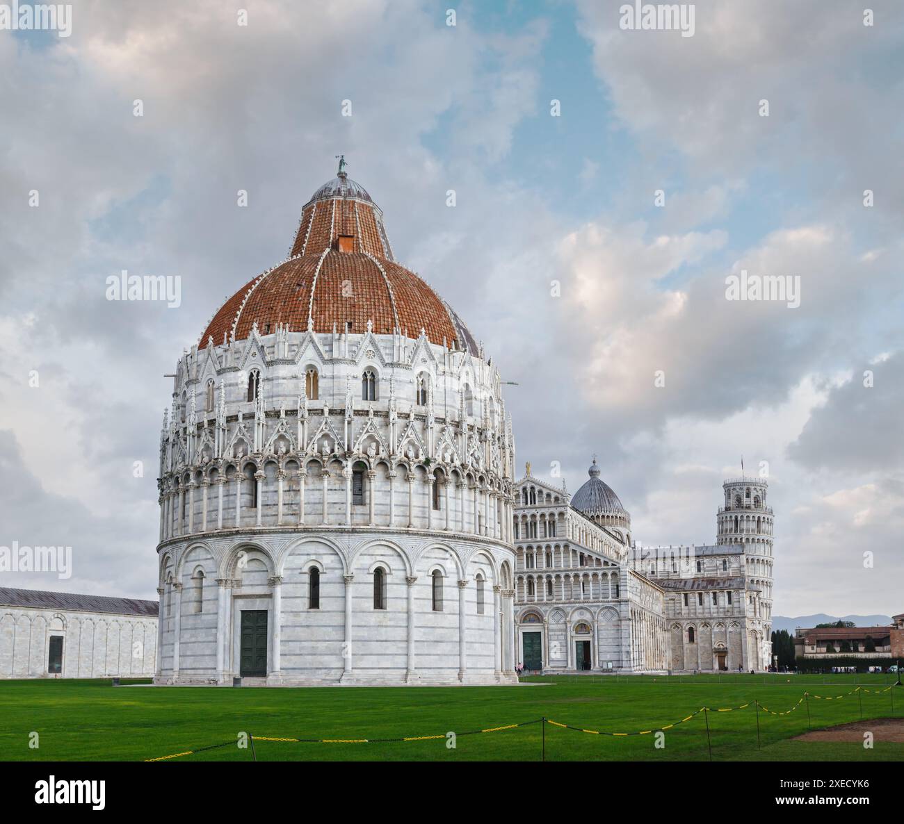 Piazza dei Miracoli (Baptistry of St. John (build 1152-1363), Pisa ...