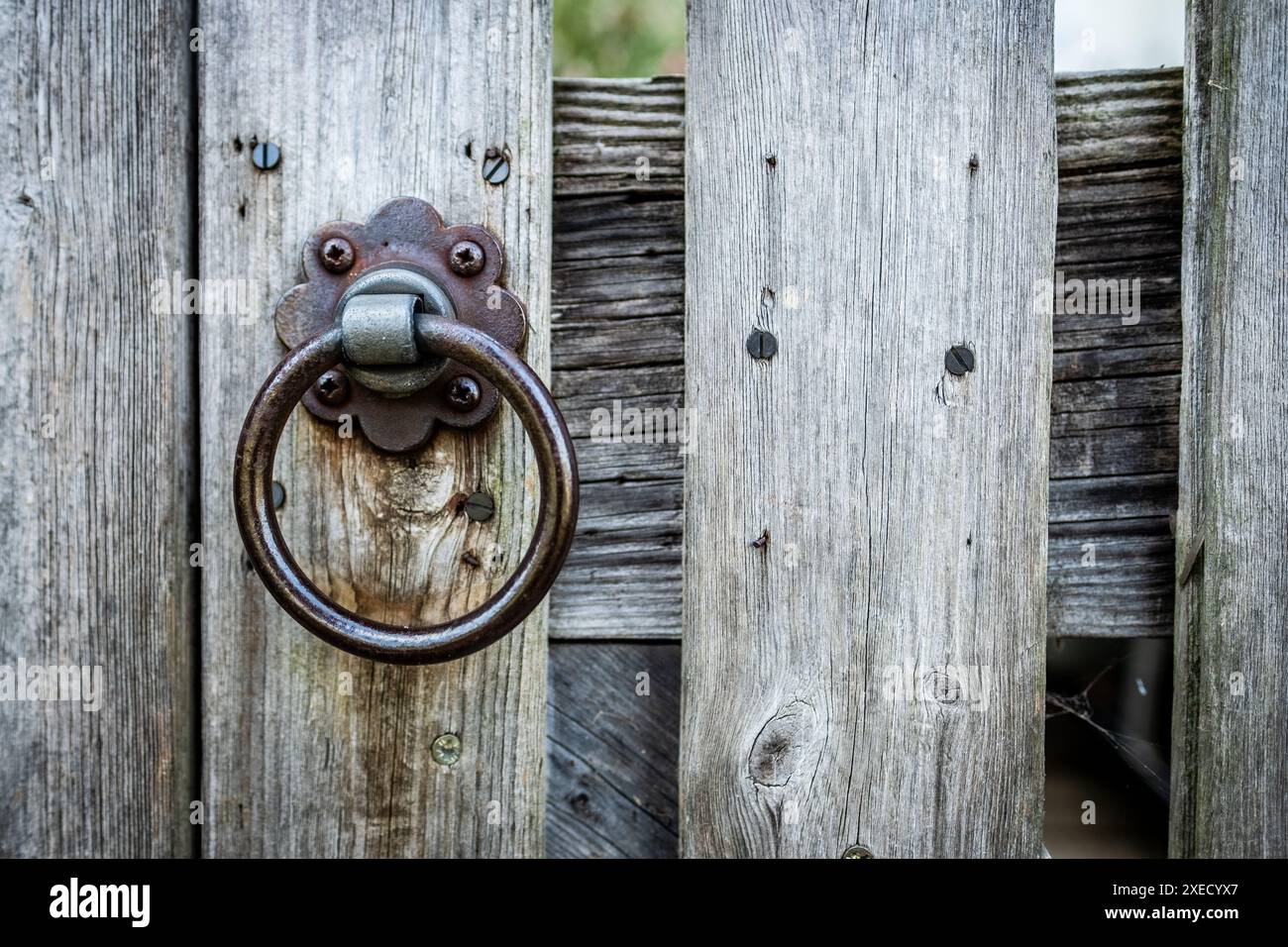 Old weathered wooden gate to British country home Stock Photo - Alamy