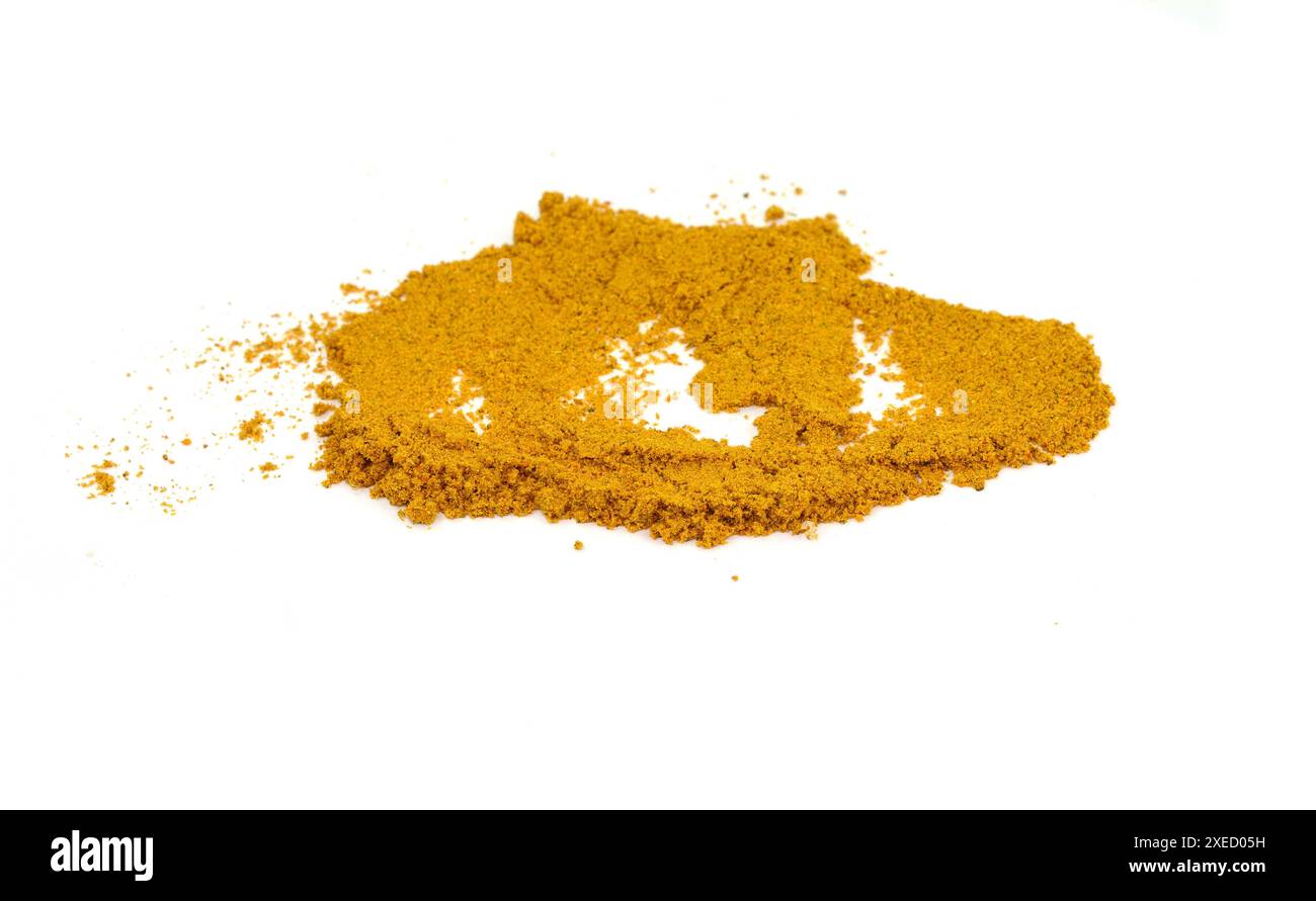 curry powder isolated on white background Stock Photo - Alamy
