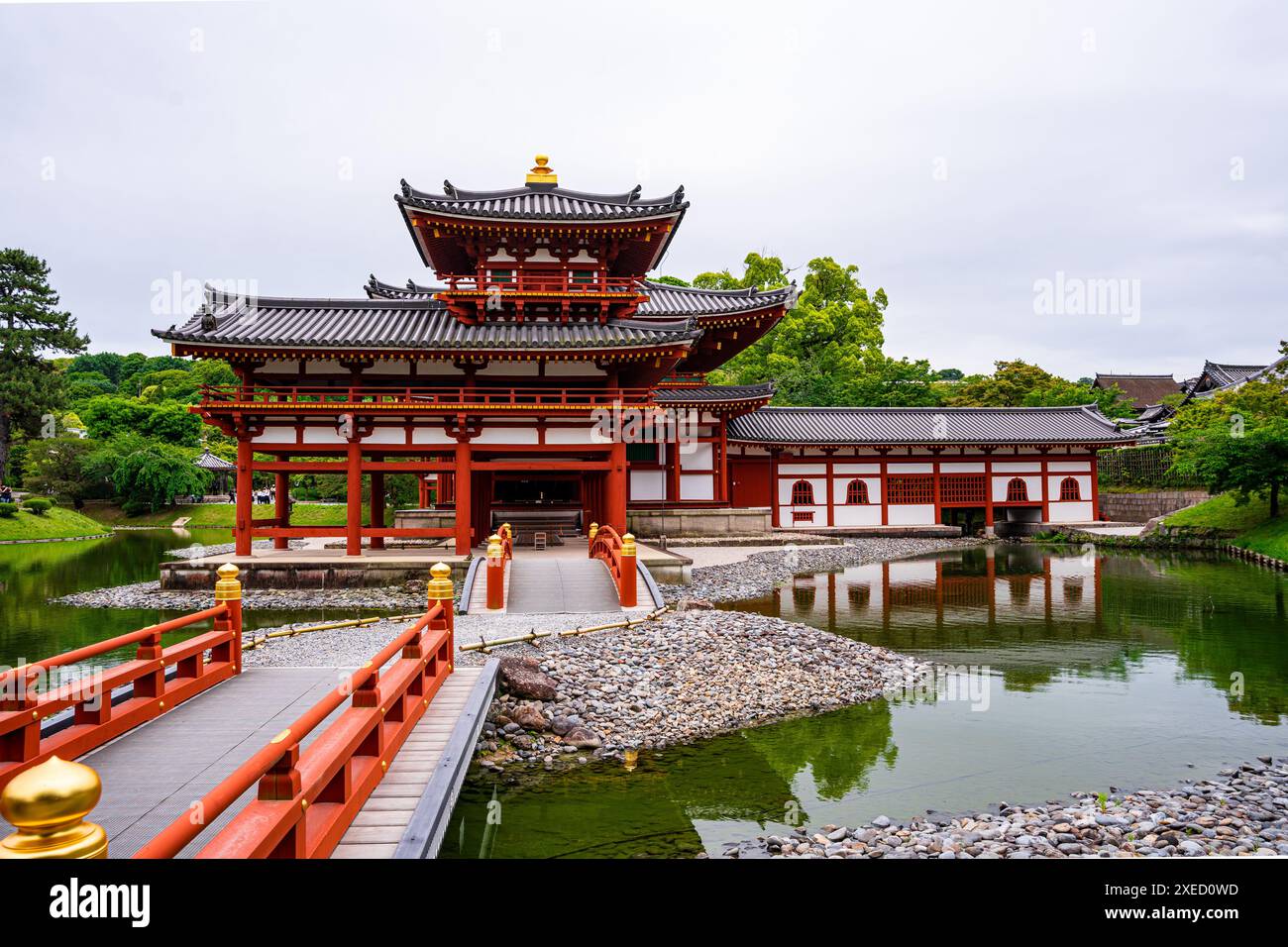 Exterior view of Byodoin Temple, striking example of Buddhist Pure Land ...