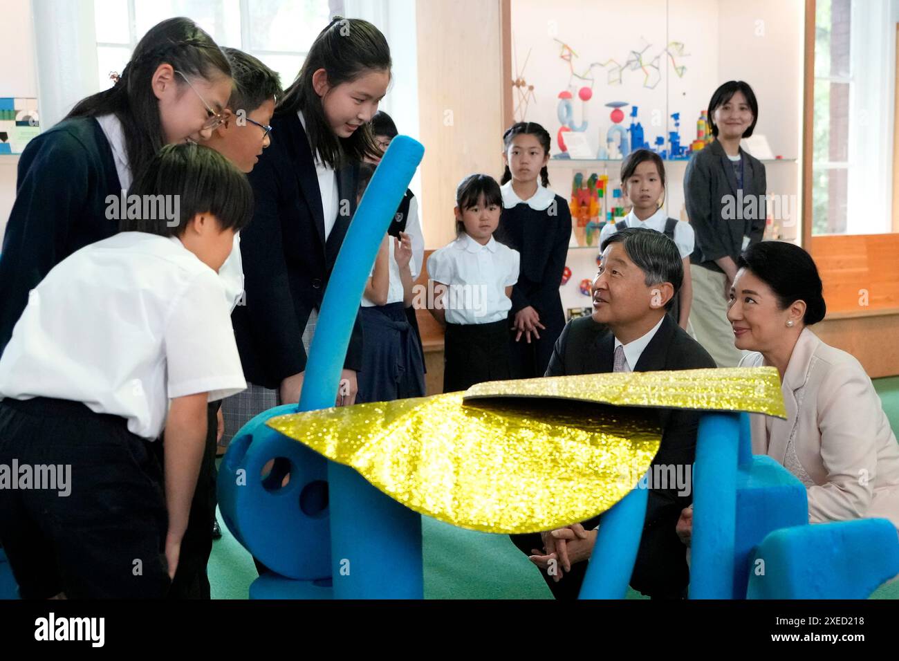 Emperor Naruhito and his wife Empress Masako of Japan meet children ...