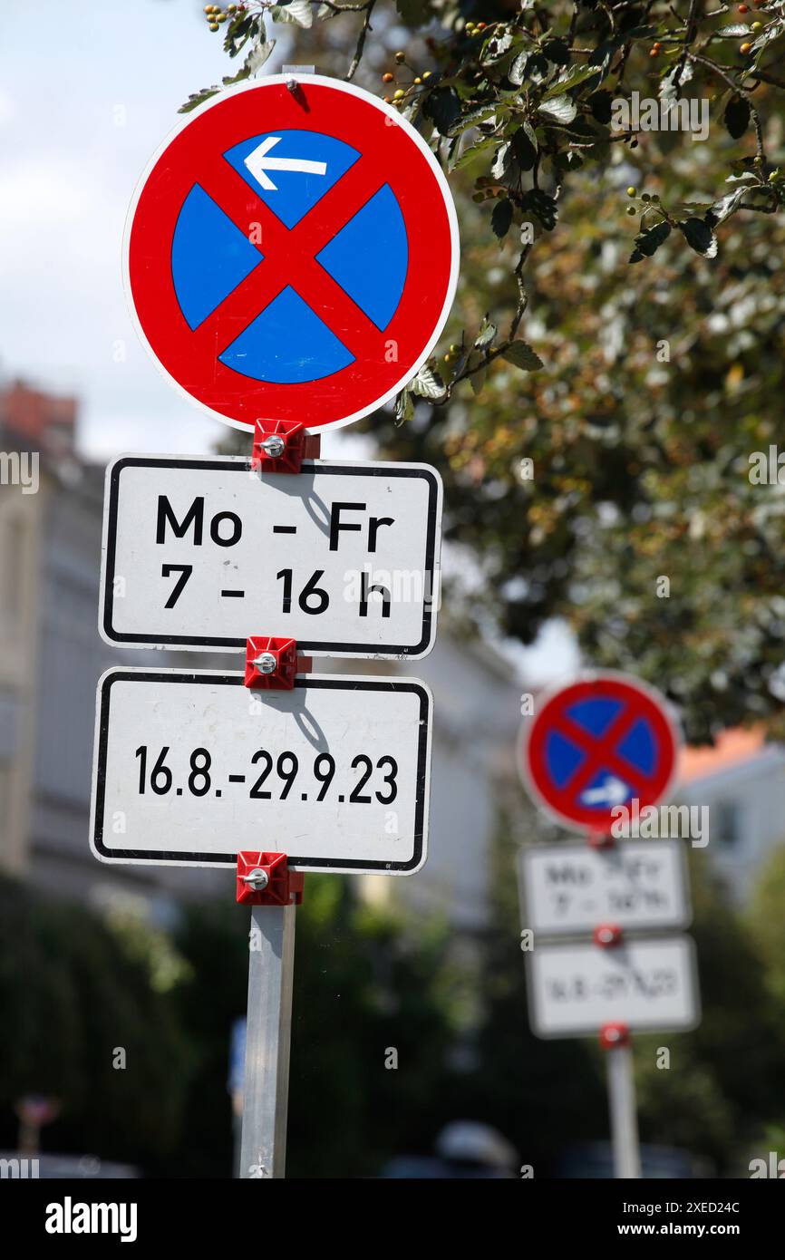 Traffic signs No stopping signs, Temporary unrestricted stopping ban ...