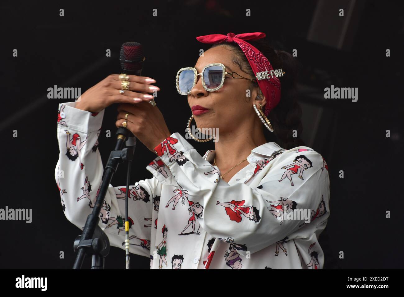 Hollie singer hi-res stock photography and images - Alamy