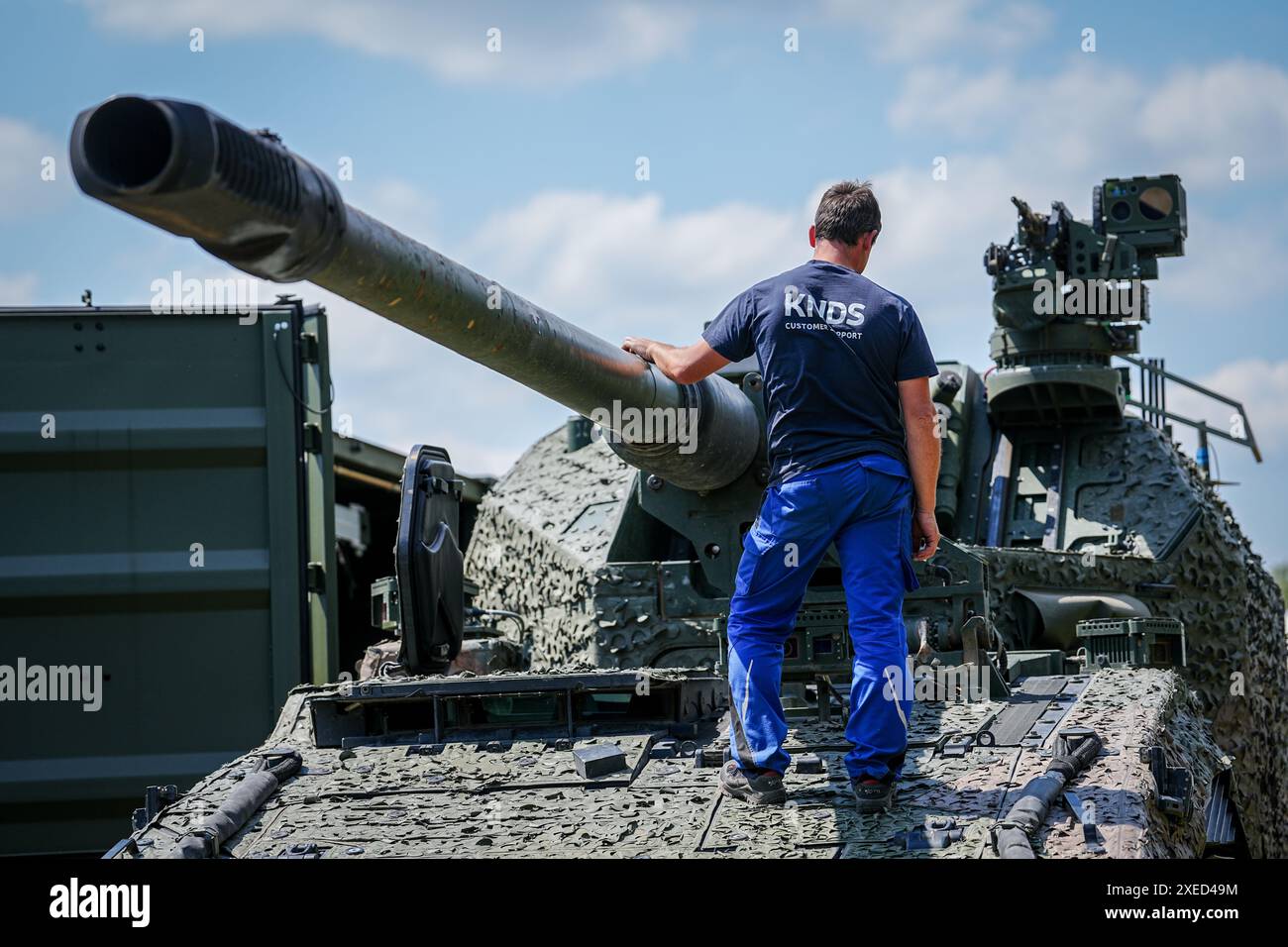 26 June 2024, Saxony-Anhalt, Altengrabow: A new RCH 155 wheeled ...