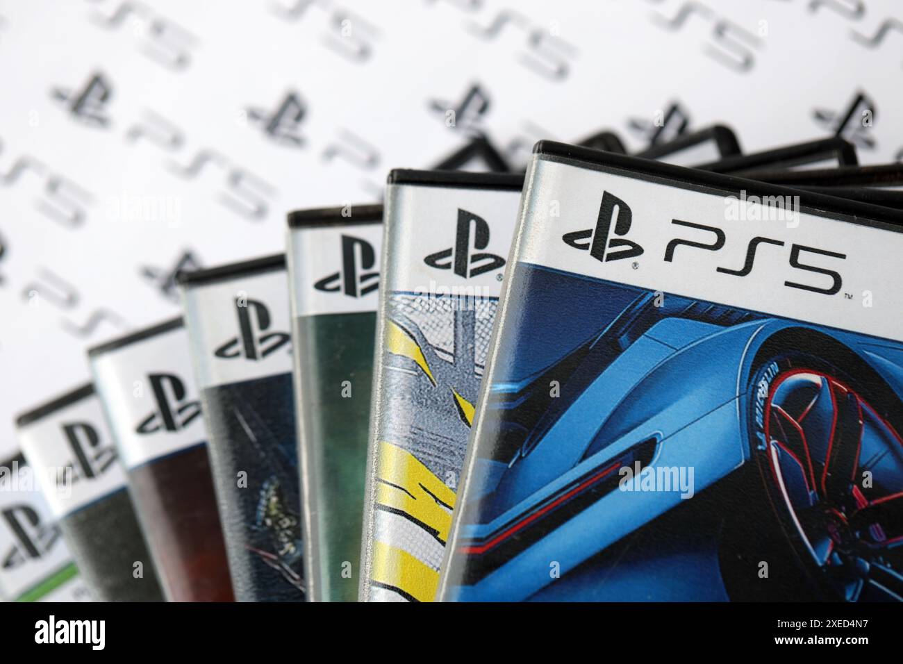 Ps5 console boxes hi-res stock photography and images - Alamy