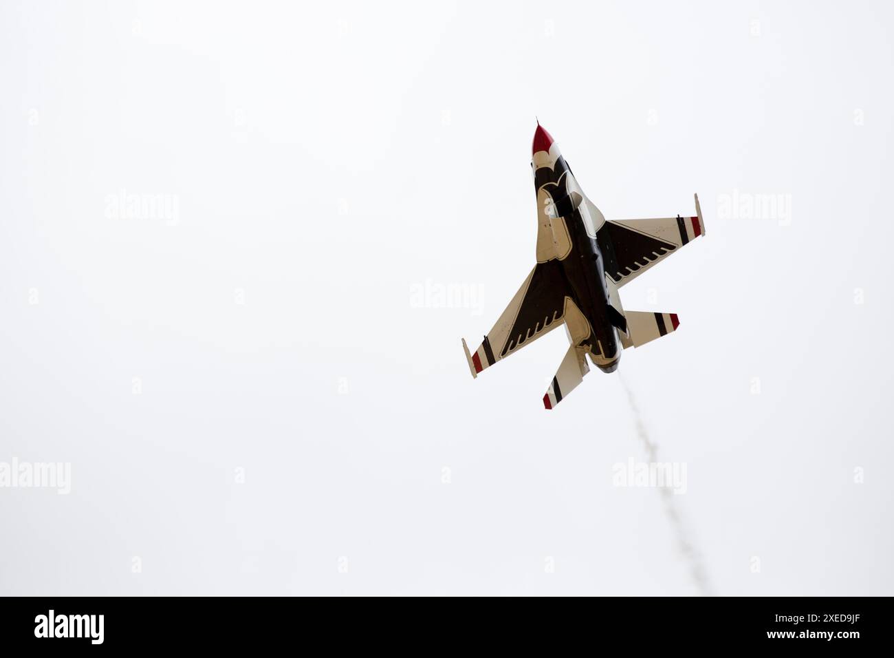 A plane from the American Thunderbirds aerobatic display team flying ...