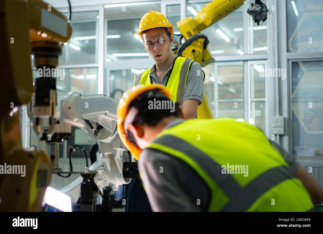 Robot in uniform hi-res stock photography and images - Alamy