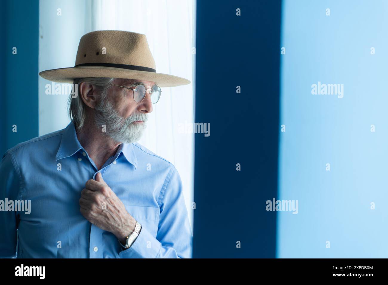 Senior adult man cowboy hi-res stock photography and images - Alamy