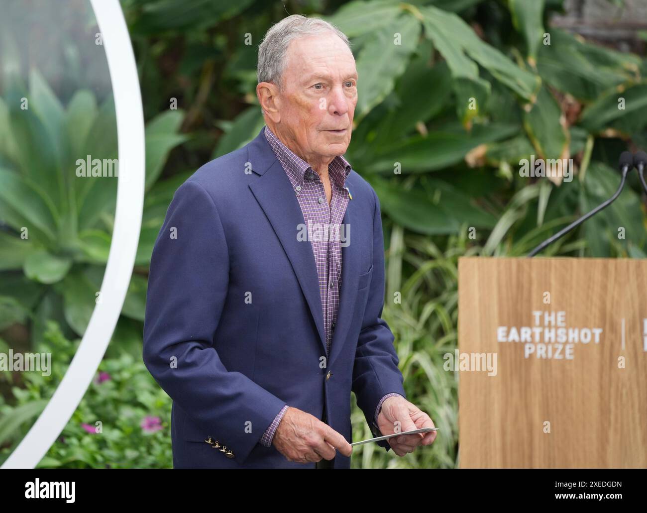 Philantropies hi-res stock photography and images - Alamy