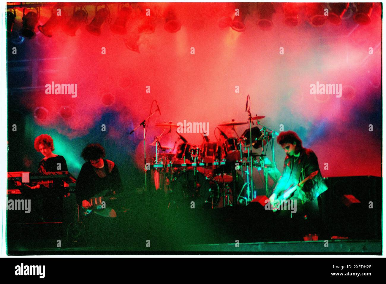 THE CURE, GLASTONBURY FESTIVAL, 1990: The Cure play their headline set ...
