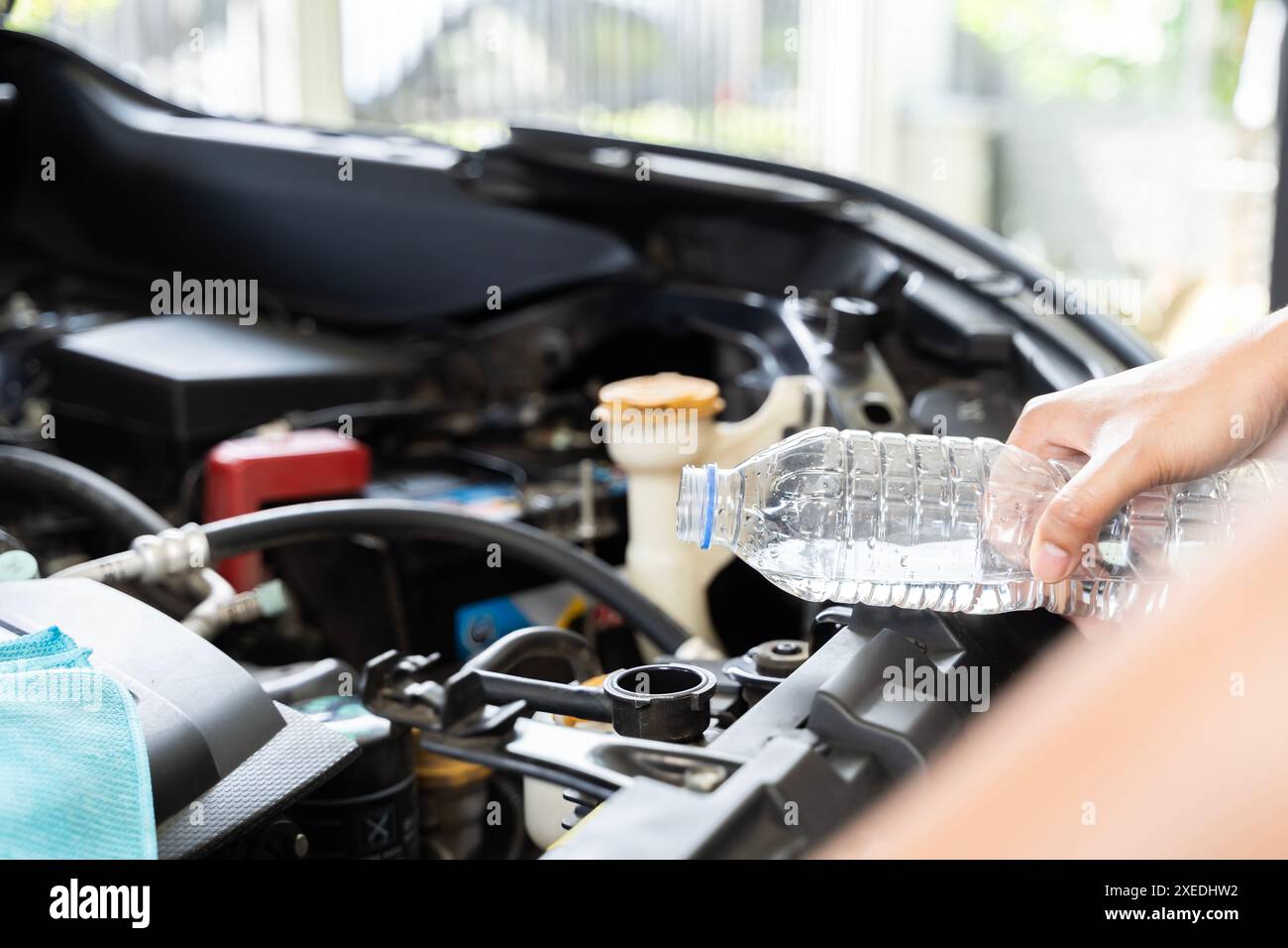 Hot woman mechanic hi-res stock photography and images - Alamy