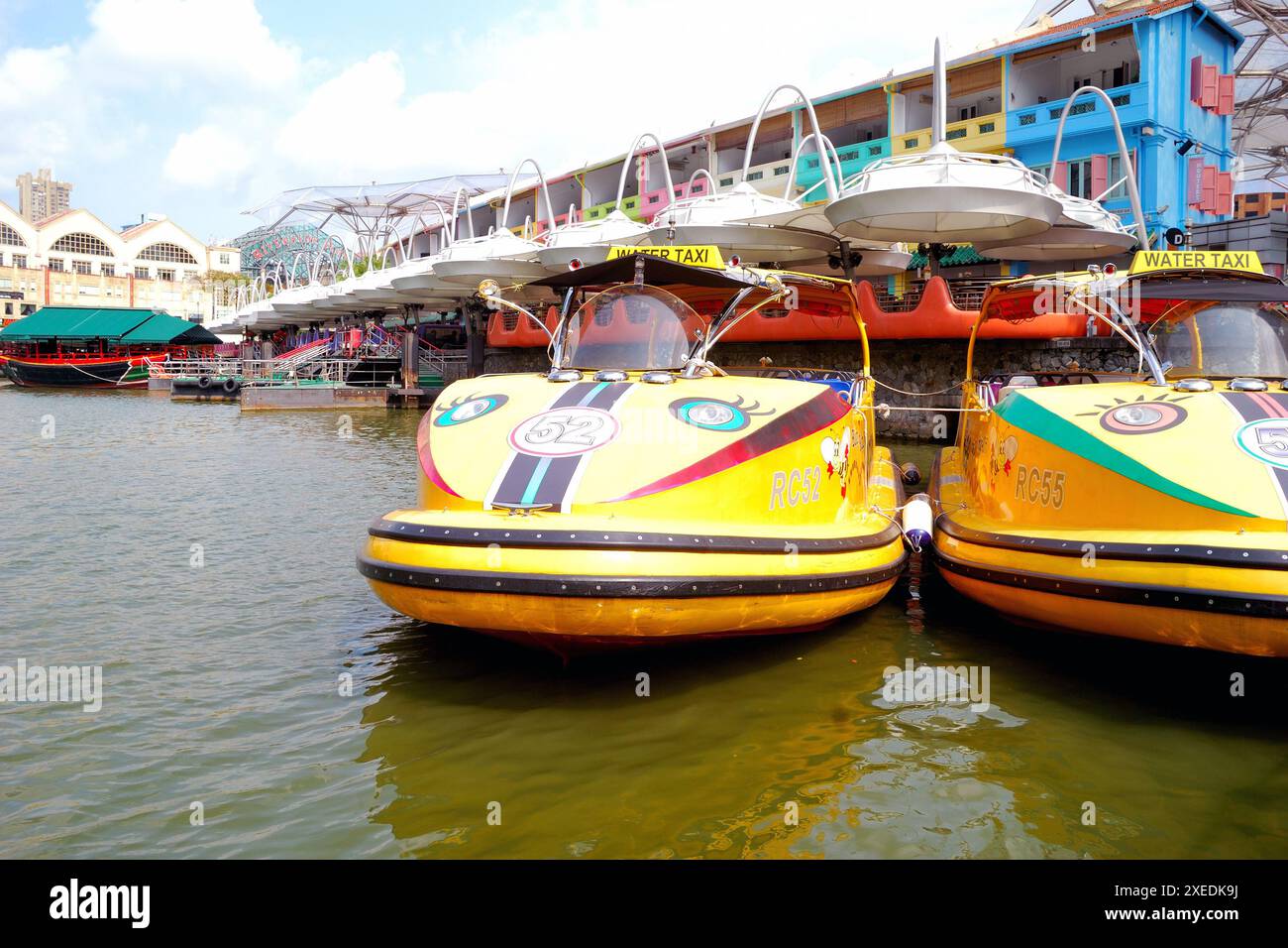 City skyline seen from Singapore River Cruise, Clark Quay Jetty ...