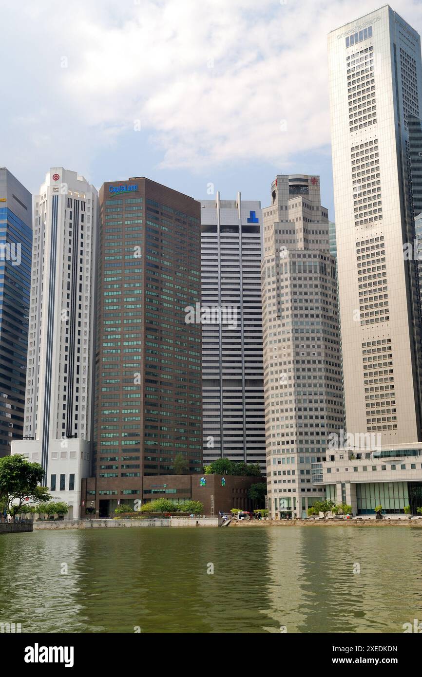 City skyline seen from Singapore River Cruise, Clark Quay Jetty ...