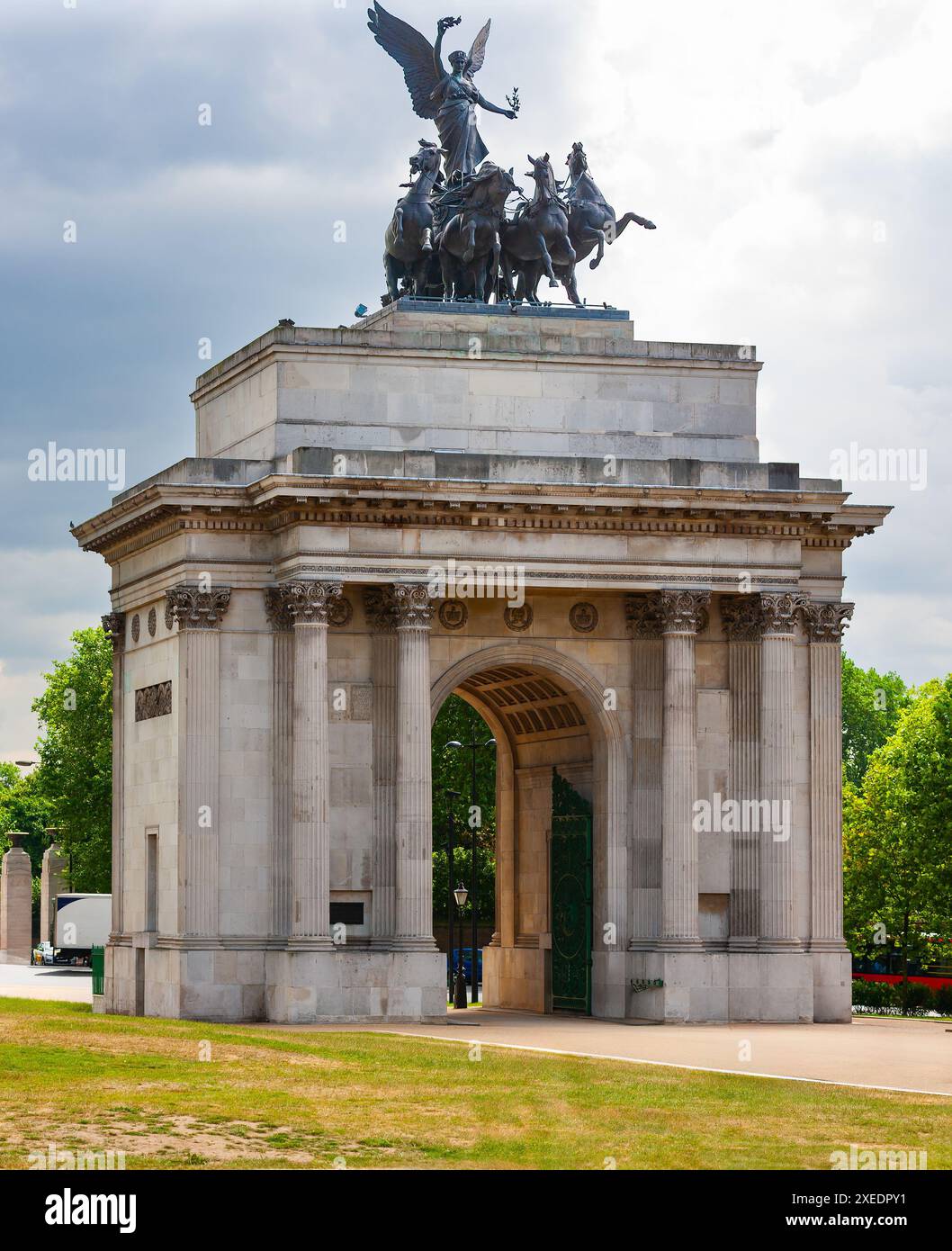 London, United Kingdom - July 5, 2010 : Wellington Arch. Triumphal arch ...