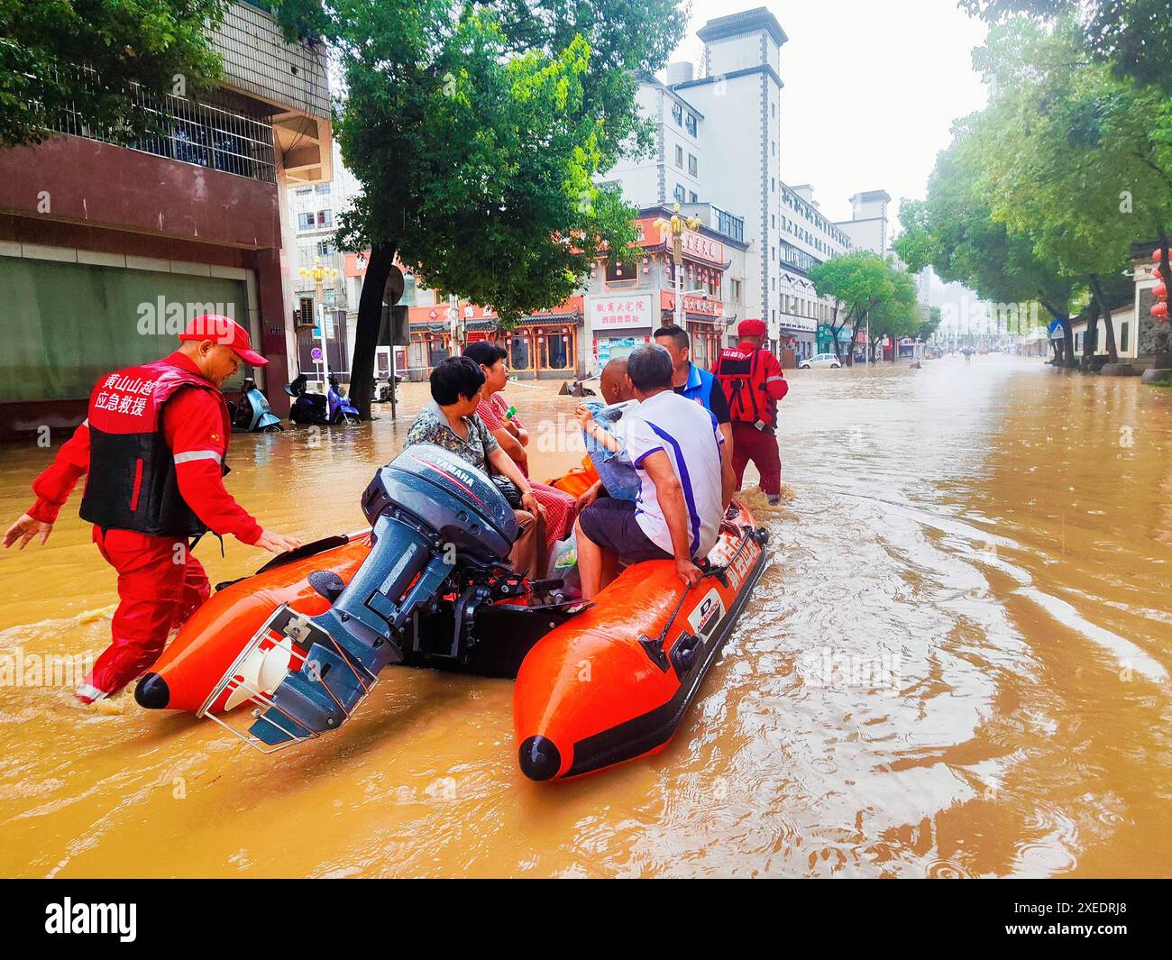 Huangshan, China's Anhui Province. 23rd June, 2024. Rescuers relocate ...