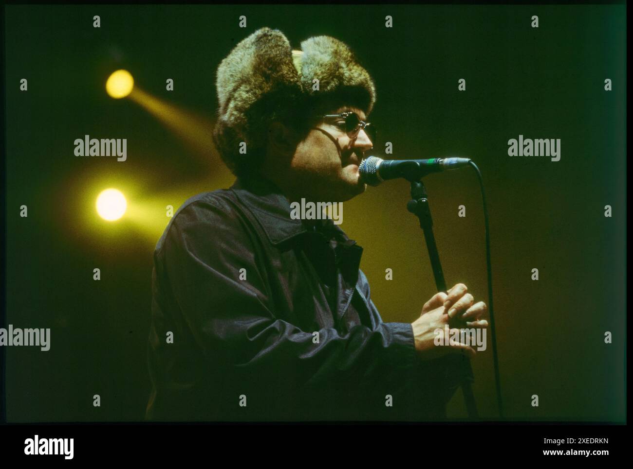 PAUL HEATON, BEAUTIFUL SOUTH, CONCERT, 1997: Paul Heaton singer of The ...