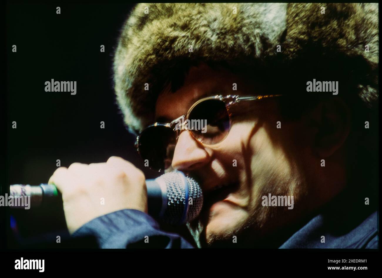 PAUL HEATON, BEAUTIFUL SOUTH, CONCERT, 1997: Paul Heaton singer of The ...