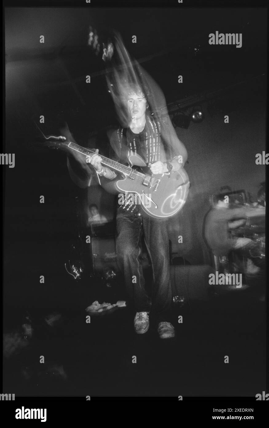 SUPER FURRY ANIMALS, CONCERT, CARDIFF, 1997: Gruff Rhys of the Super ...