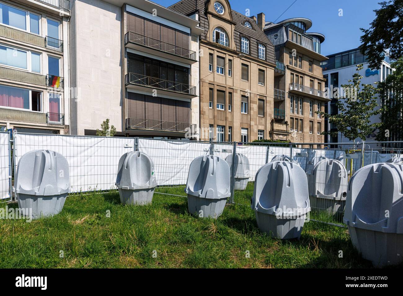 mobile urinals standing on the street Konrad-Adenauer-Ufer in the ...