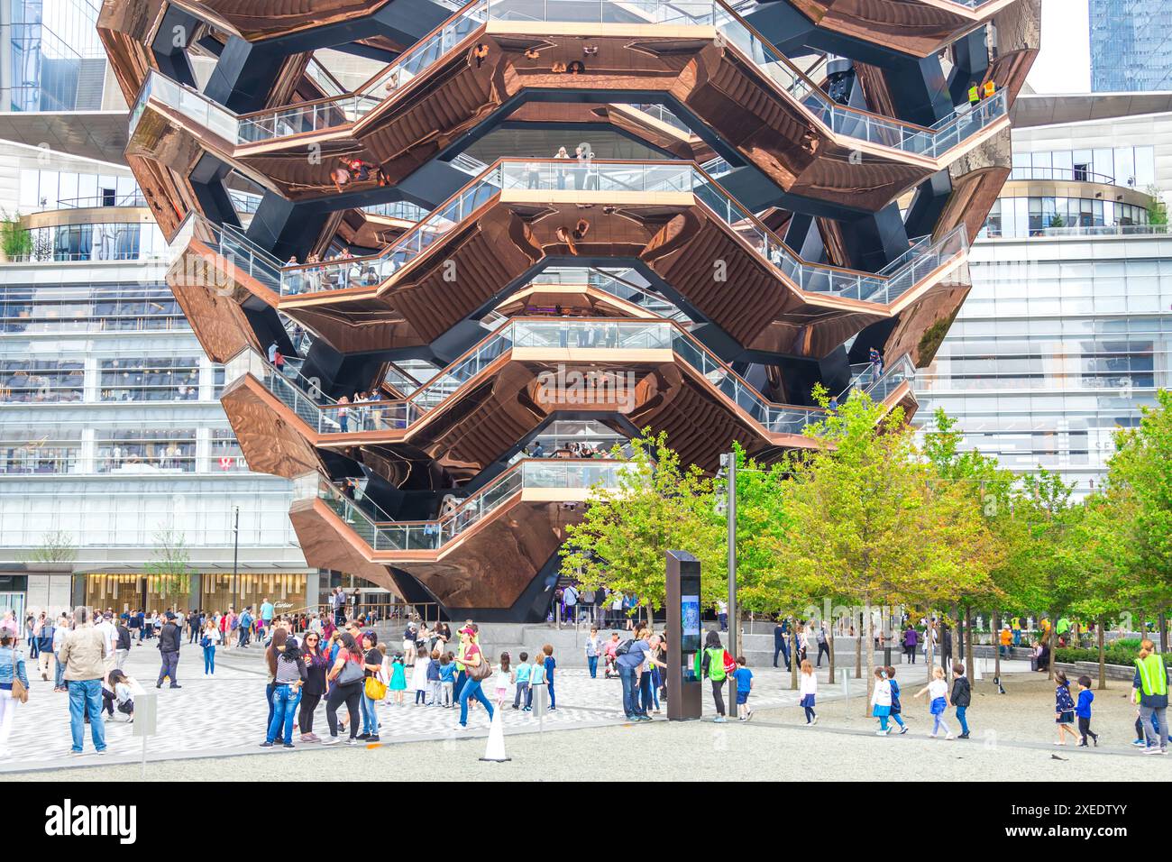 Vessel landmark public structure hi-res stock photography and images ...