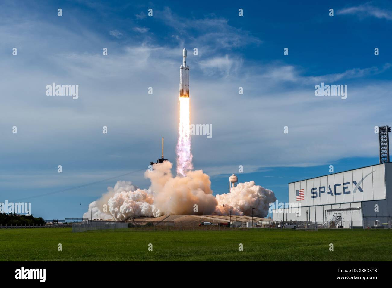 SpaceX Falcon Heavy GOES-U Satellite Launch Seen From NASA's Crawler ...
