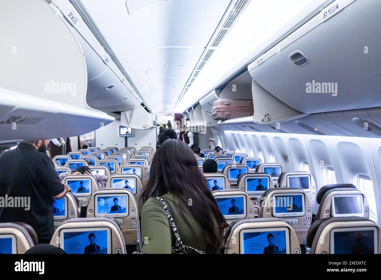 Passengers leaving Boeing 787-10, Etihad airways Stock Photo - Alamy
