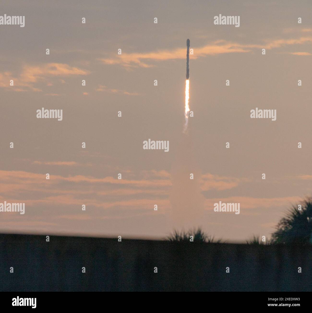 SpaceX has a first time fleet leading booster B-1062 now with 22 ...