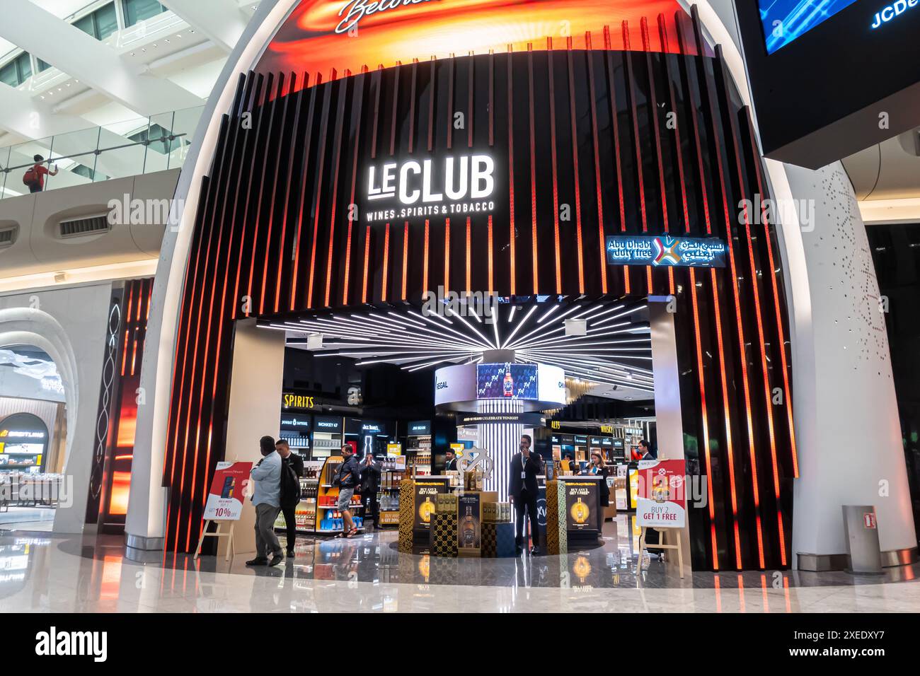 Le Club store - wines, spirits, tobacco shop Zayed International ...