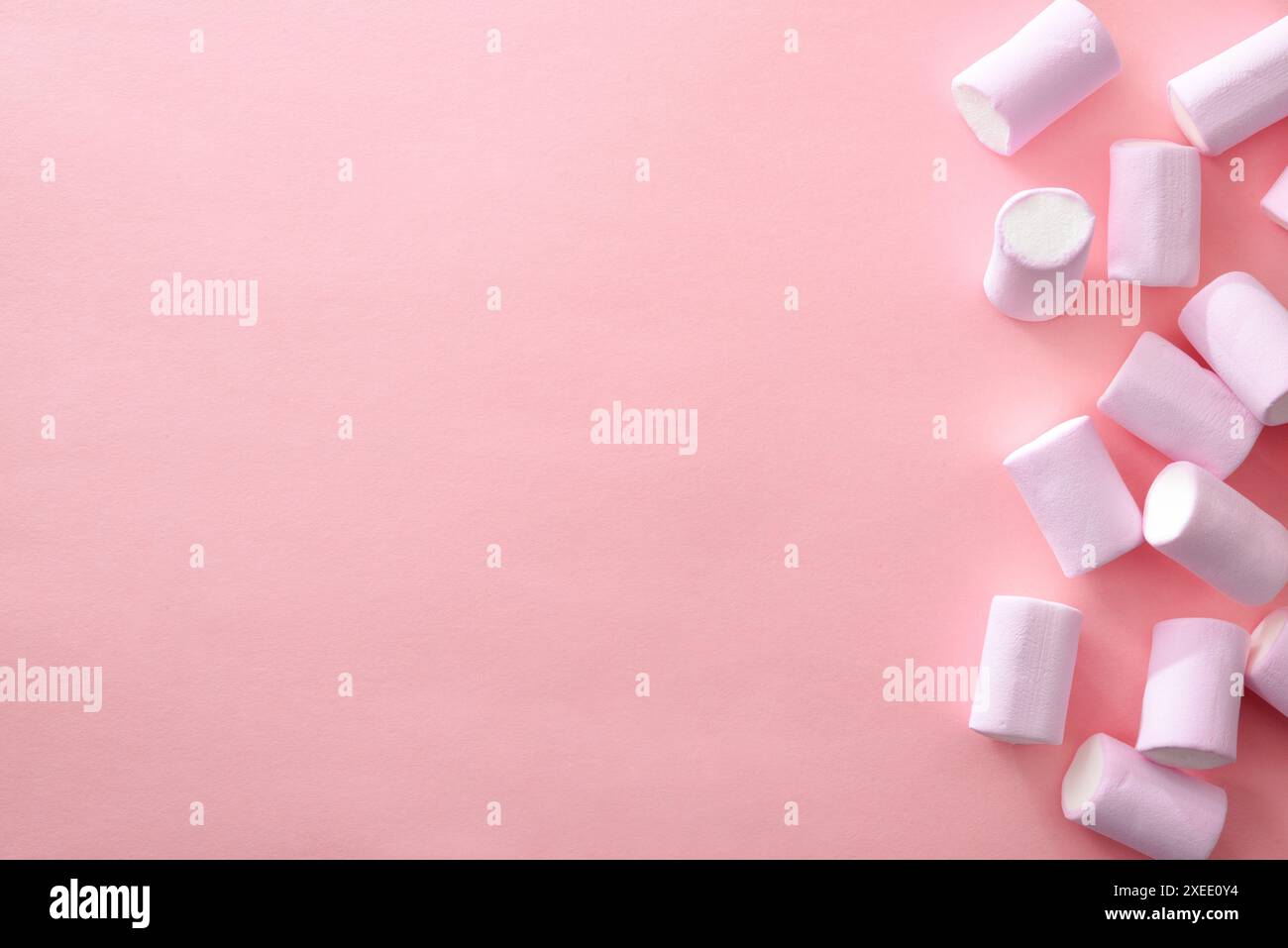 Cute pink sweets hi-res stock photography and images - Alamy