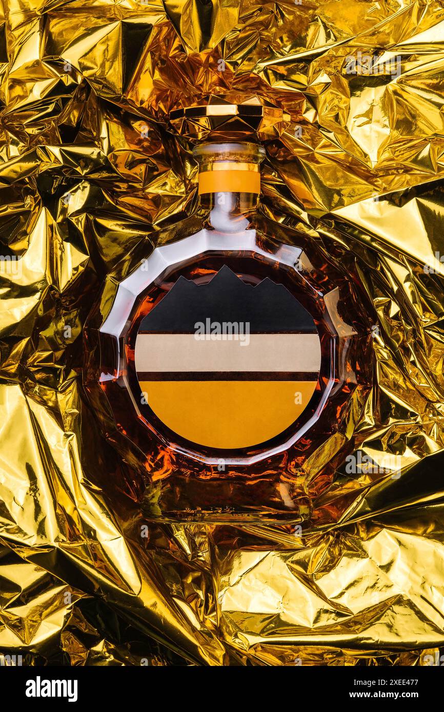Gold foil alcohol hi-res stock photography and images - Alamy