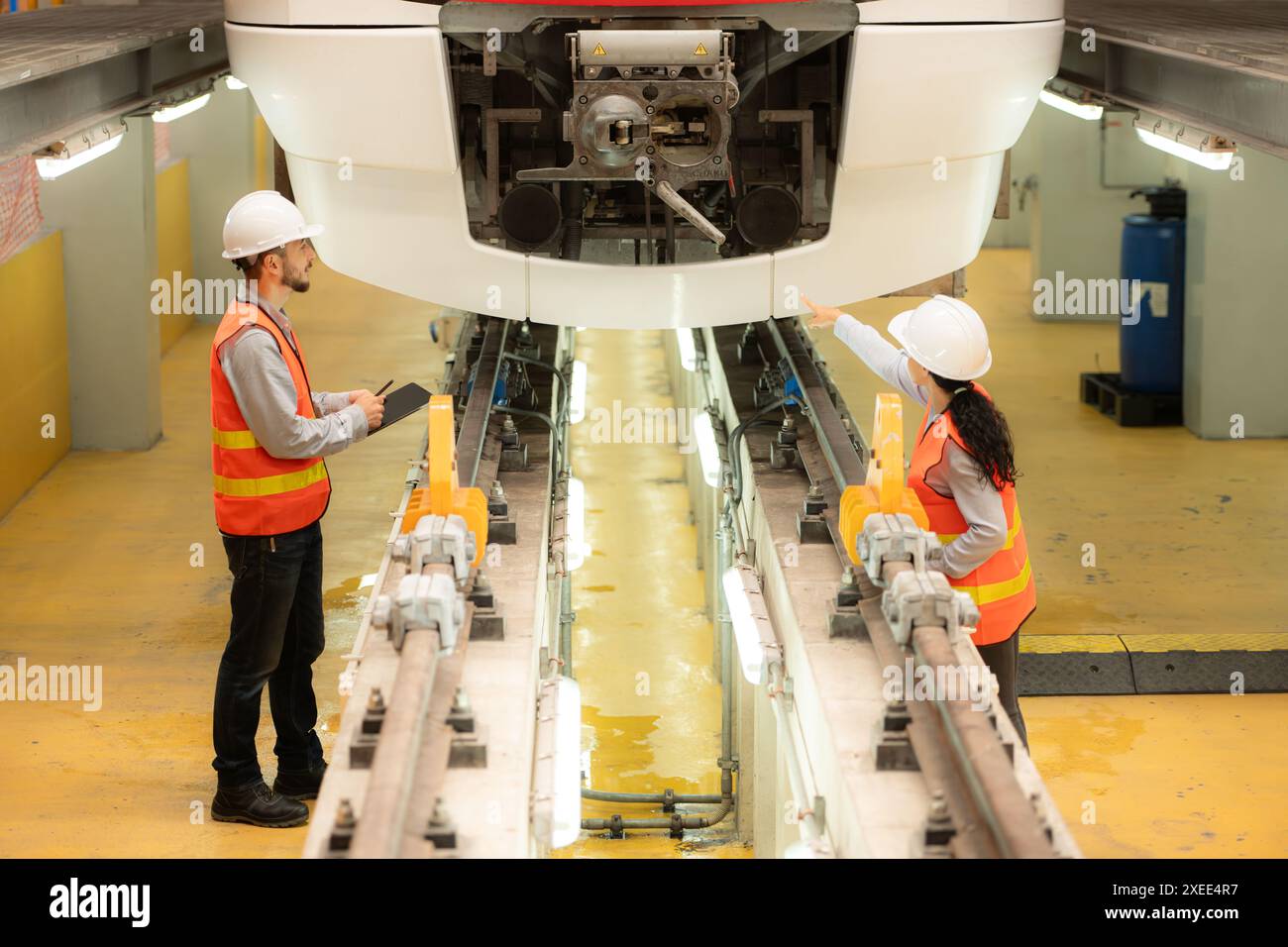 Sky trains mass transportation hi-res stock photography and images - Alamy