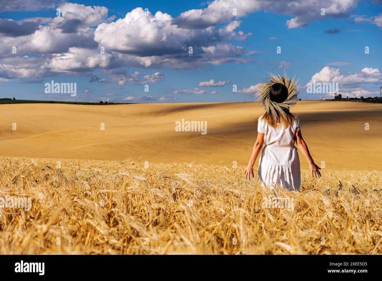 White dress stands hi-res stock photography and images - Alamy