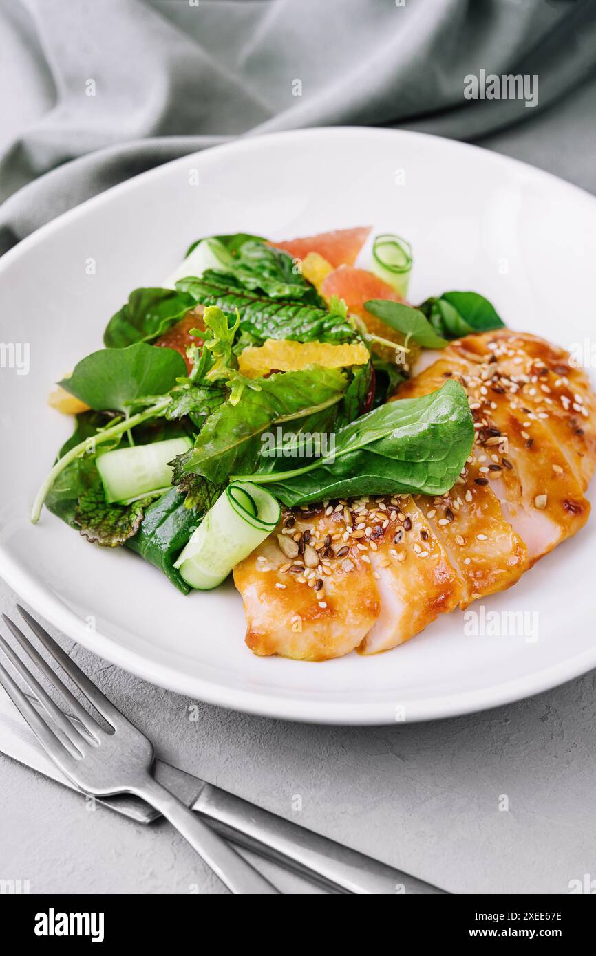 Peking salad hi-res stock photography and images - Alamy